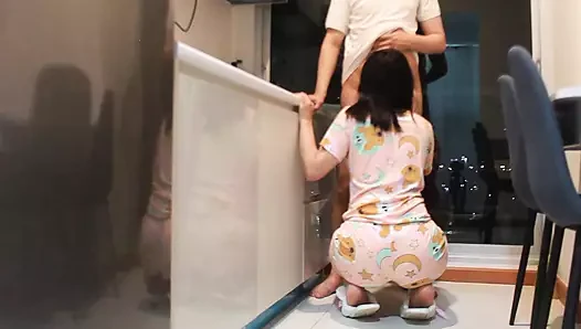 在厨房与我的阿拉伯女友发生性关系 Xhamster