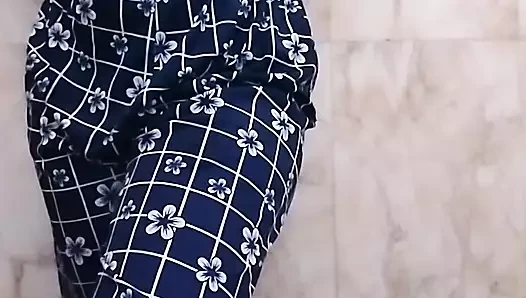 热辣的德西印度女孩裸体在镜头前 热辣 Xhamster