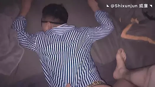 Peterfever gebonden Aziatische dekhengst Alex Chu geneukt door geïnkte meester | xHamster