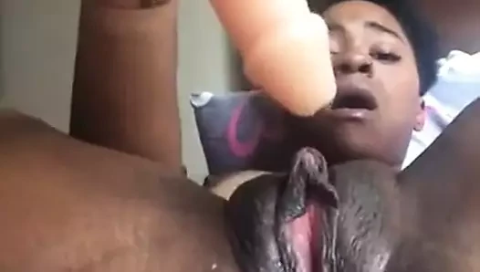 Ebenholz fingert im Auto | xHamster