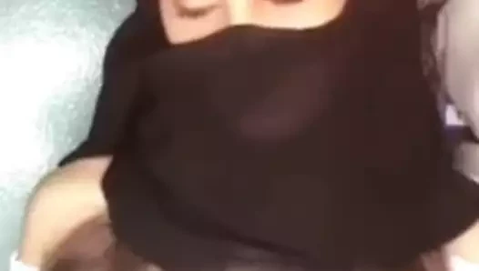 Hermosa chica saudita #30 | xHamster